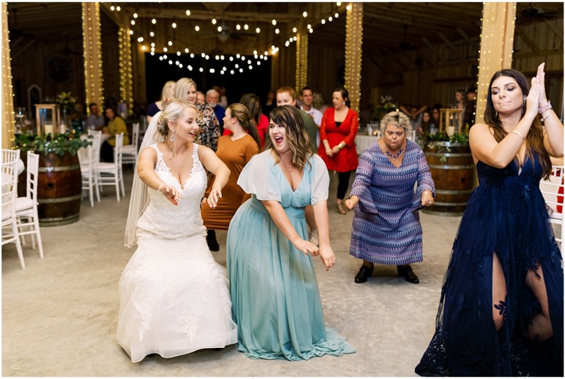 MADELYN + BRANDON || POWELL HOME AND BARN AT COMEBACK FARMS WEDDING ...